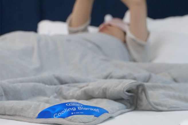 Sleep Cool, Sleep Well: Discovering the Best Cooling Blanket– Master MoltyFoam